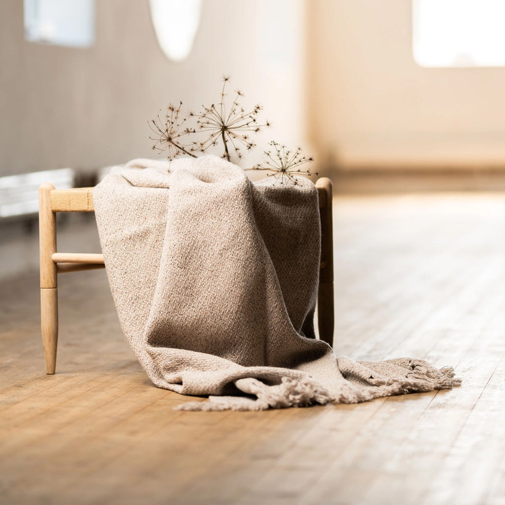 HALVOR BAKKE PHILIP PLEDD 130x170 - BEIGE – A-kortet nettbutikk